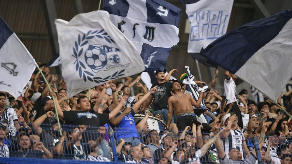 ¡INCREÍBLE! Afición de Rayados PROTESTA en contra de FMF tras vetarlos ... ¡INCREÍBLE! Afición de Rayados PROTESTA en contra de FMF tras vetarlos ...